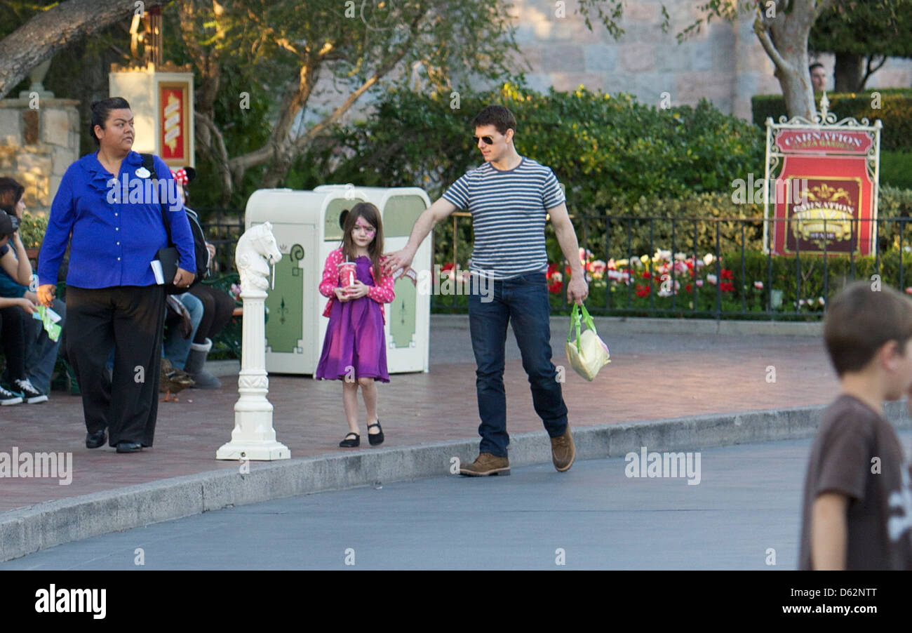 Tom Cruise And Suri At Disneyland