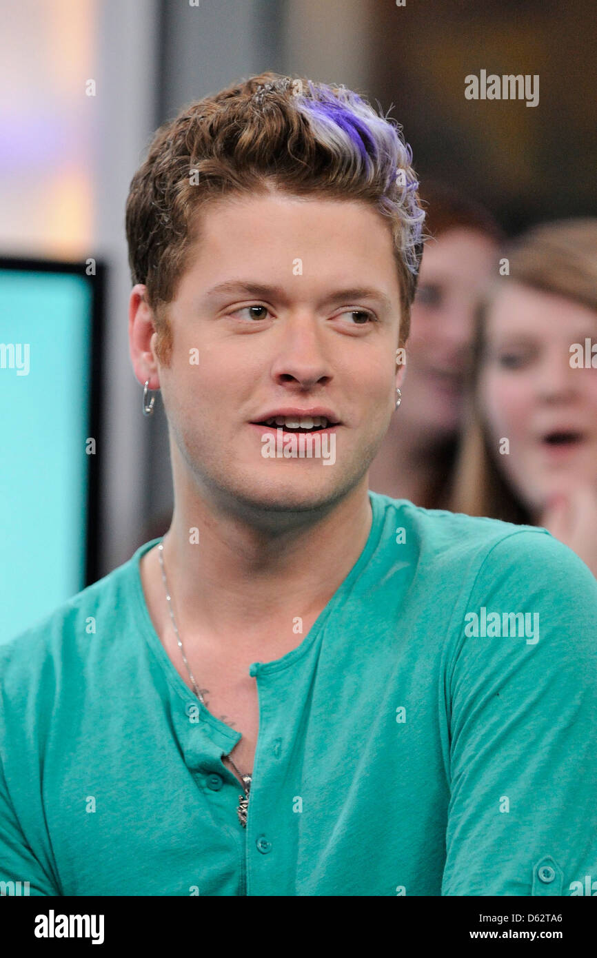 Nash Overstreet Hot Chelle Rae appears on Much Music's New.Music.Live ...