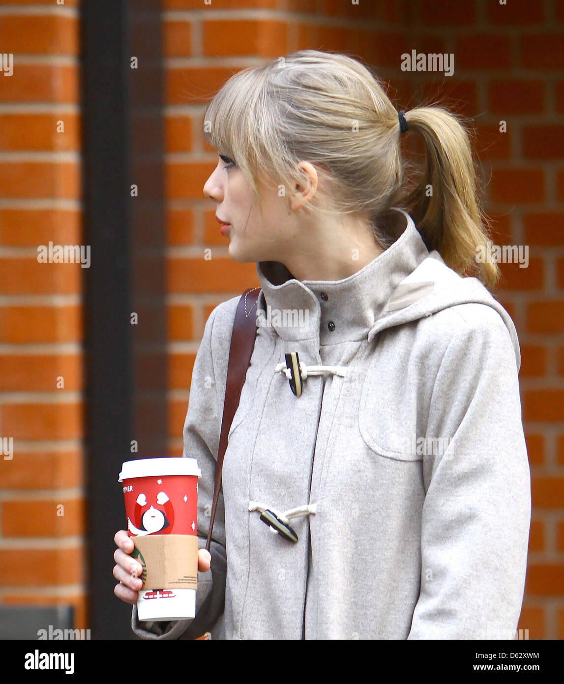 Taylor Swift arriving at an Office London, England - 23.01.12 Stock ...