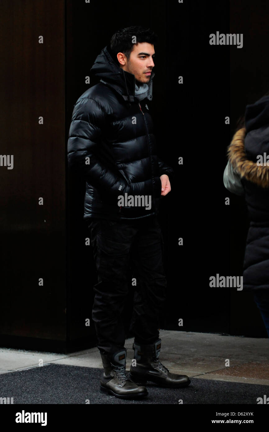 Joe jonas fans hi-res stock photography and images - Alamy