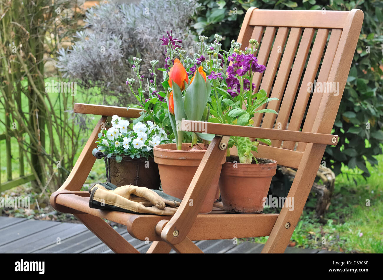 Chair flowers hi-res stock photography and images - Alamy