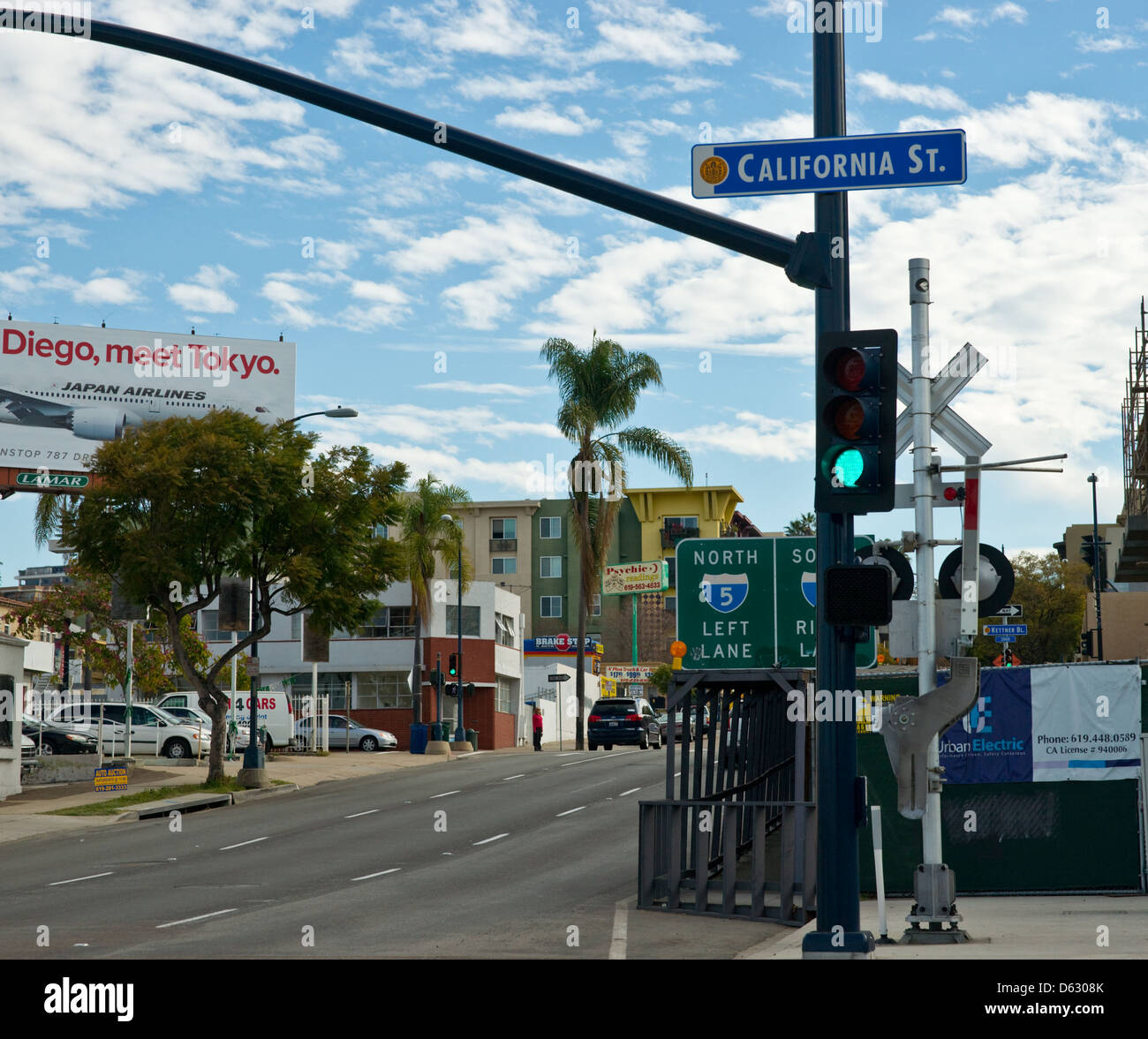 Railroad crossing sign san diego hi-res stock photography and images ...