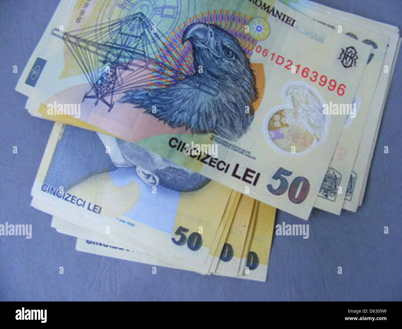 This image depicts a 500 Romanian Lei (RON) banknote, representing ...