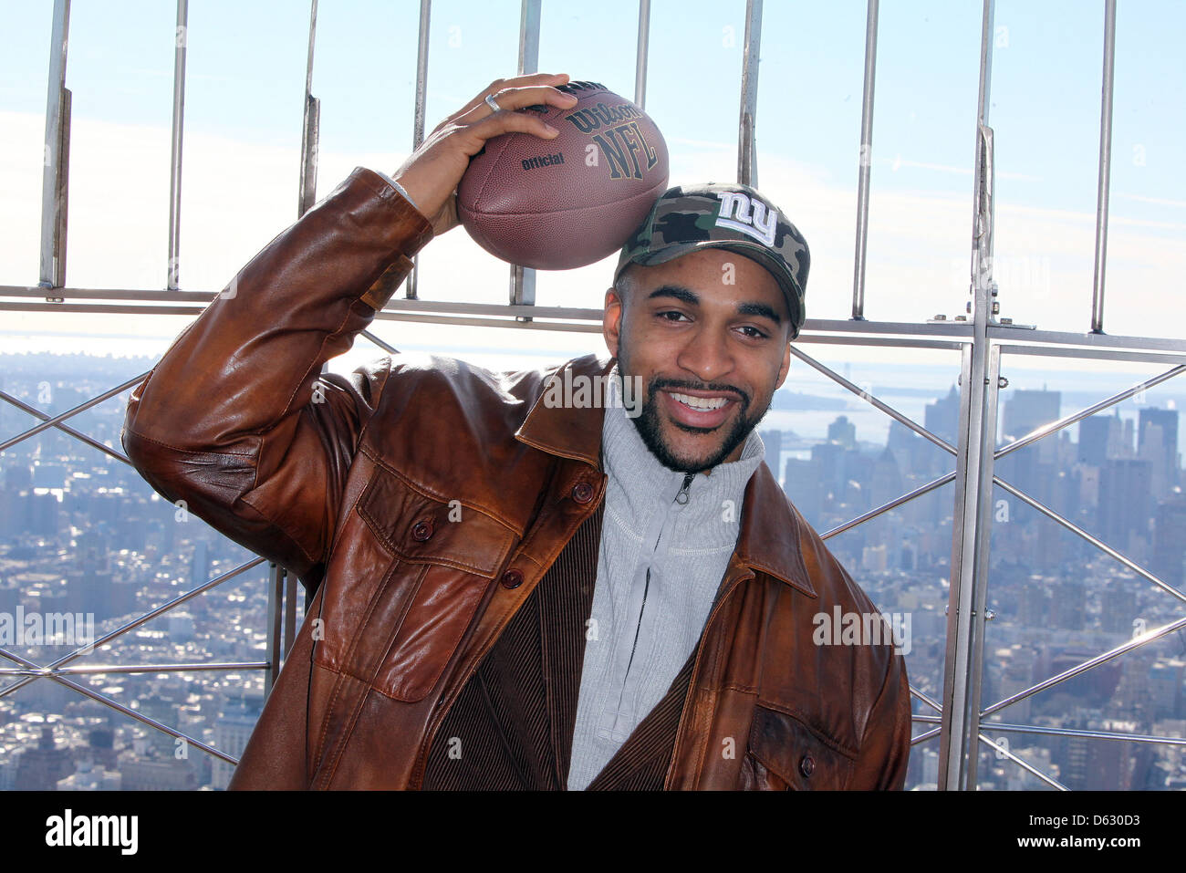 Former New York Giants Receiver and Super Bowl Hero David Tyree assists ...