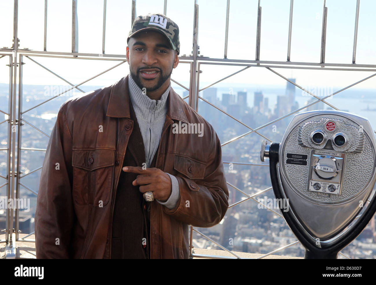 Former New York Giants Receiver and Super Bowl Hero David Tyree assists ...