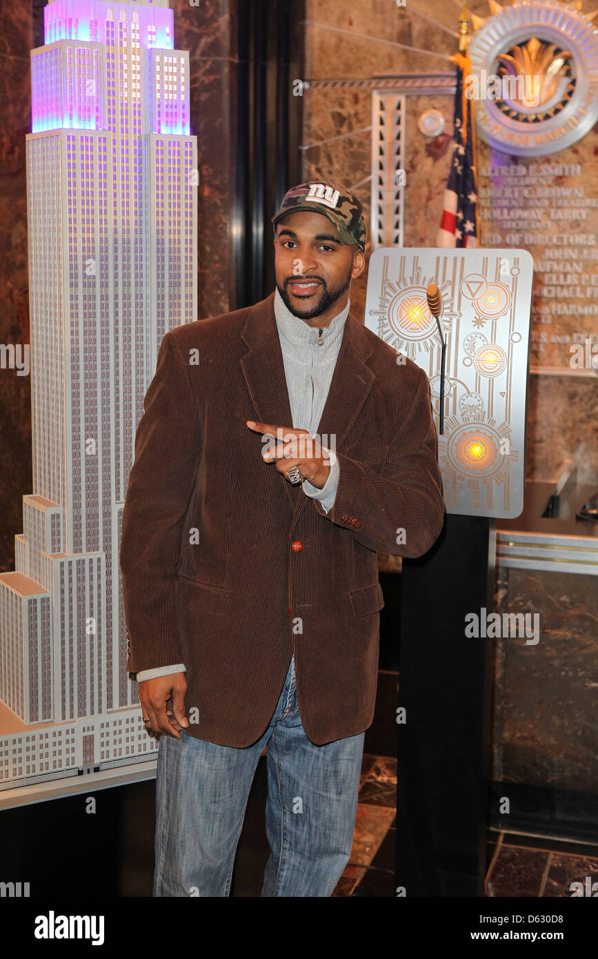 Former New York Giants Receiver and Super Bowl Hero David Tyree assists ...