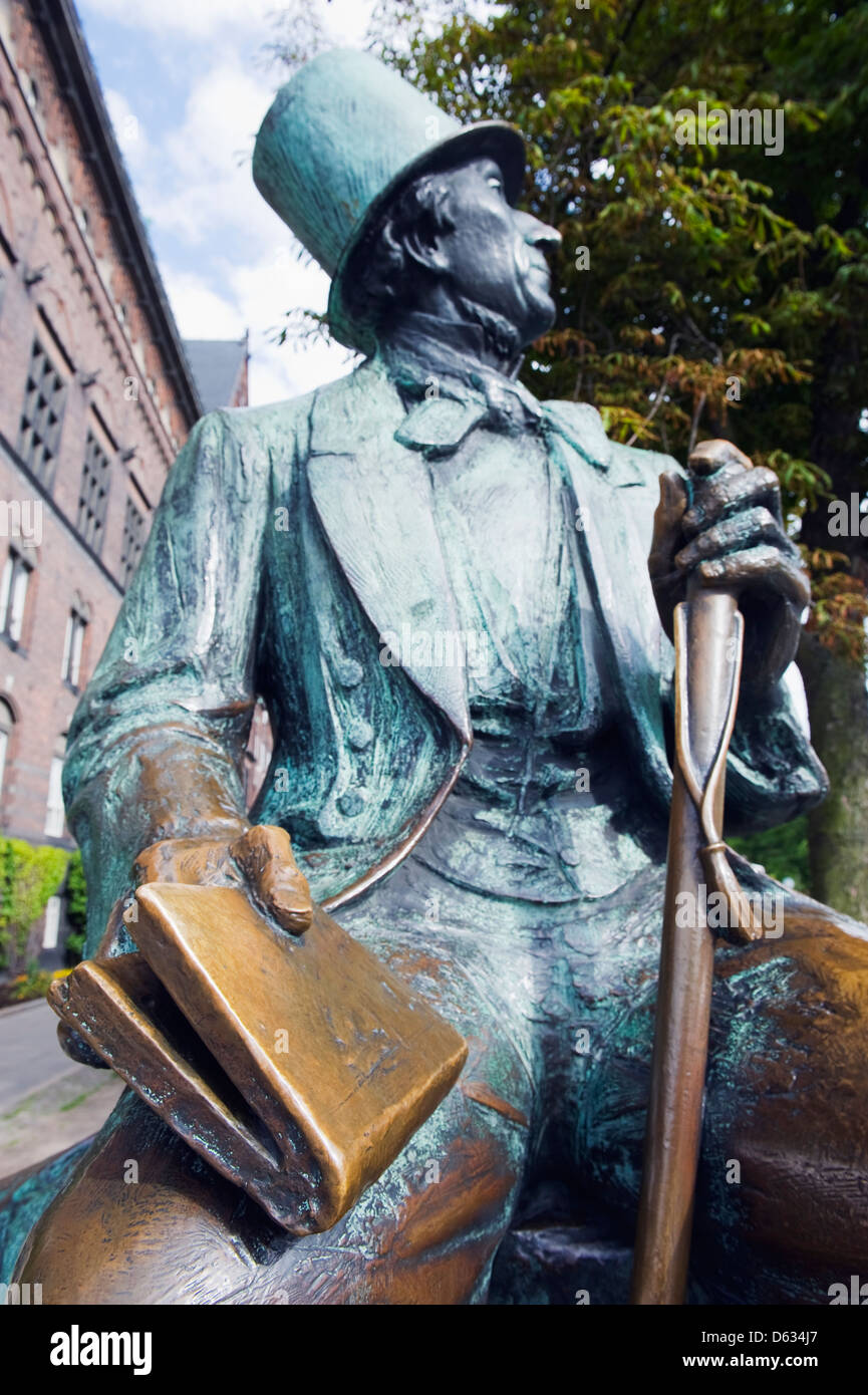 Hans christian andersen hi-res stock photography and images - Alamy