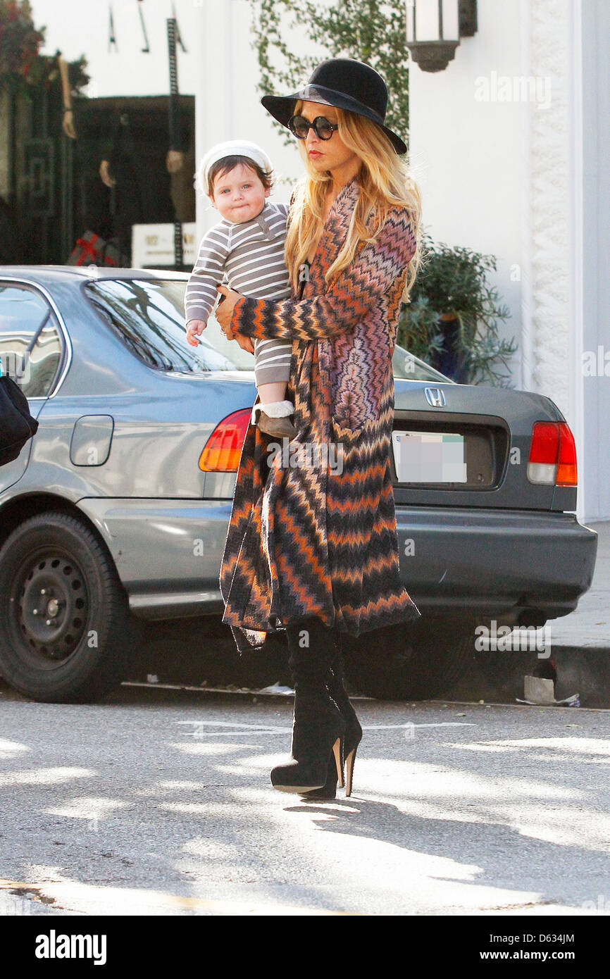 Rachel Zoe carries her son Skyler while out shopping in Beverly Hills ...