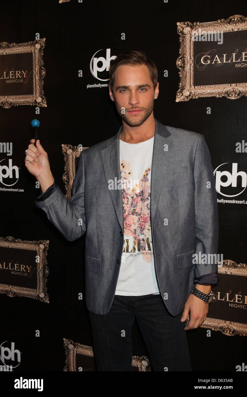 Josh Strickland Gallery nightclub celebrates it's grand opening with ...