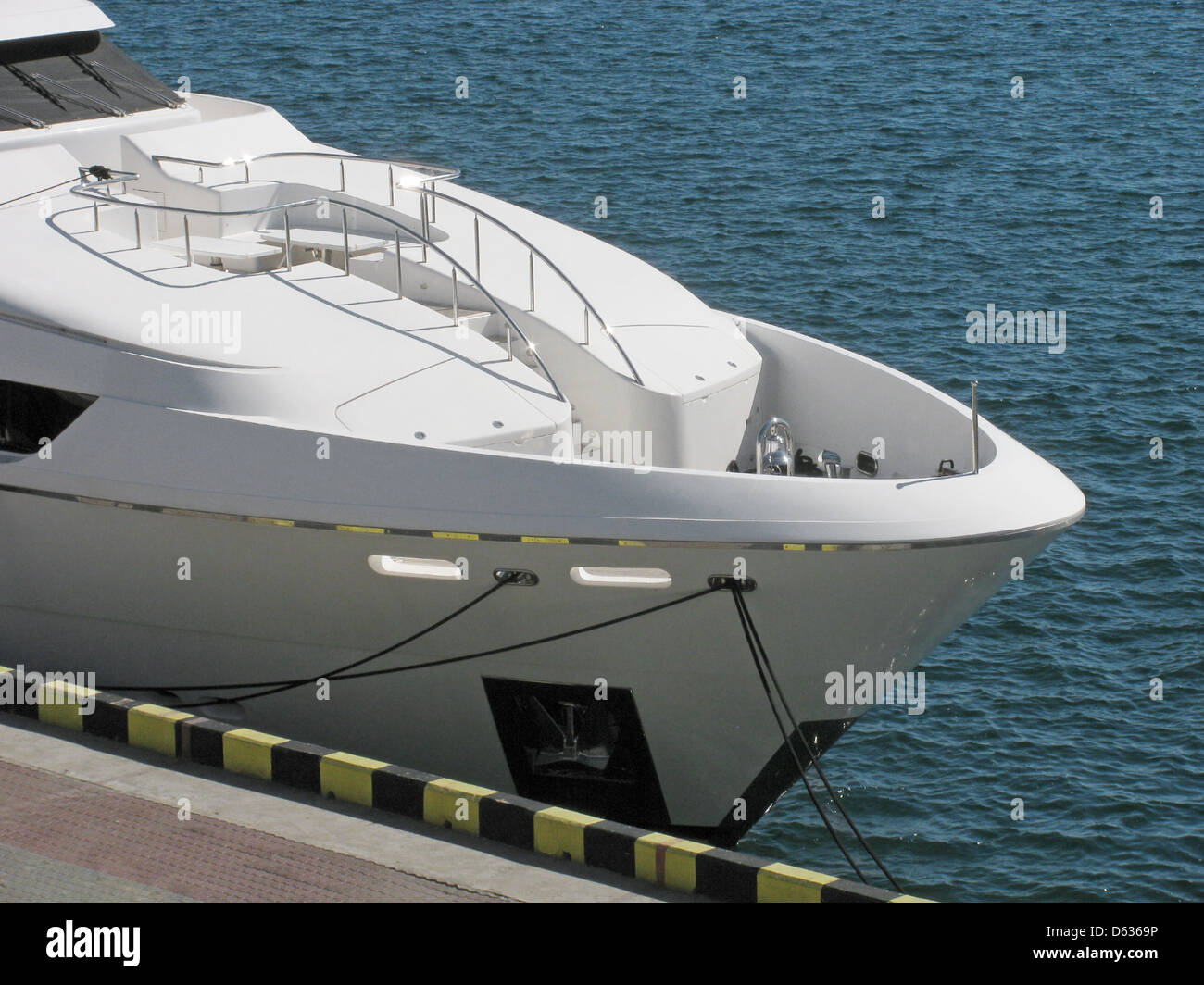bow of speed boat at pier Stock Photo - Alamy