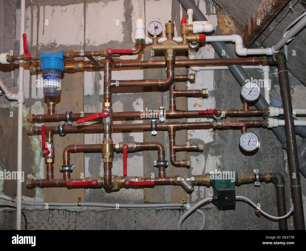 Automation-heating-mixing-bypass-storage-tank 16296 Stock Photo - Alamy