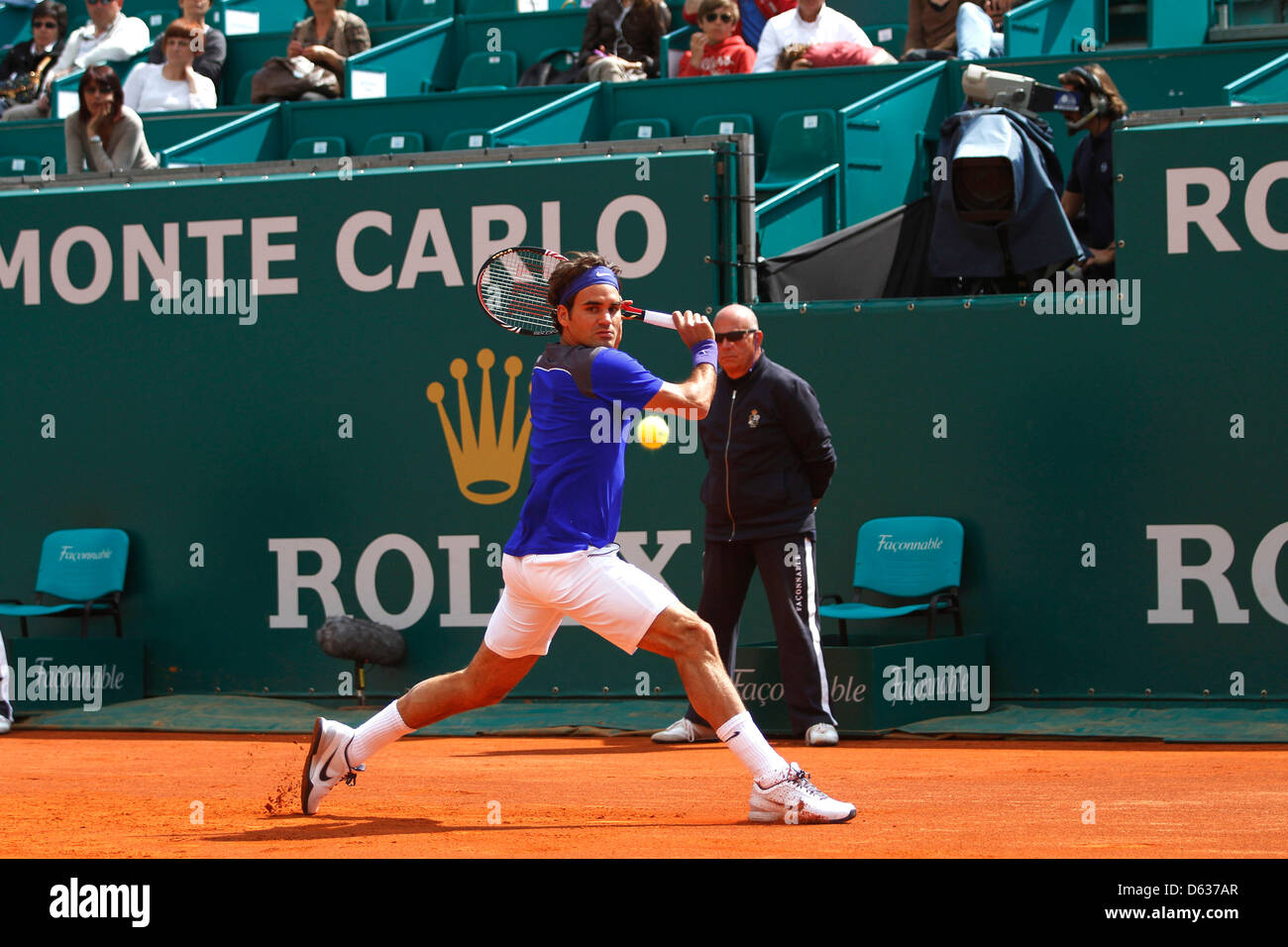 Roger Federer playing against Juergen Melzer at the Monte Carlo Masters ...
