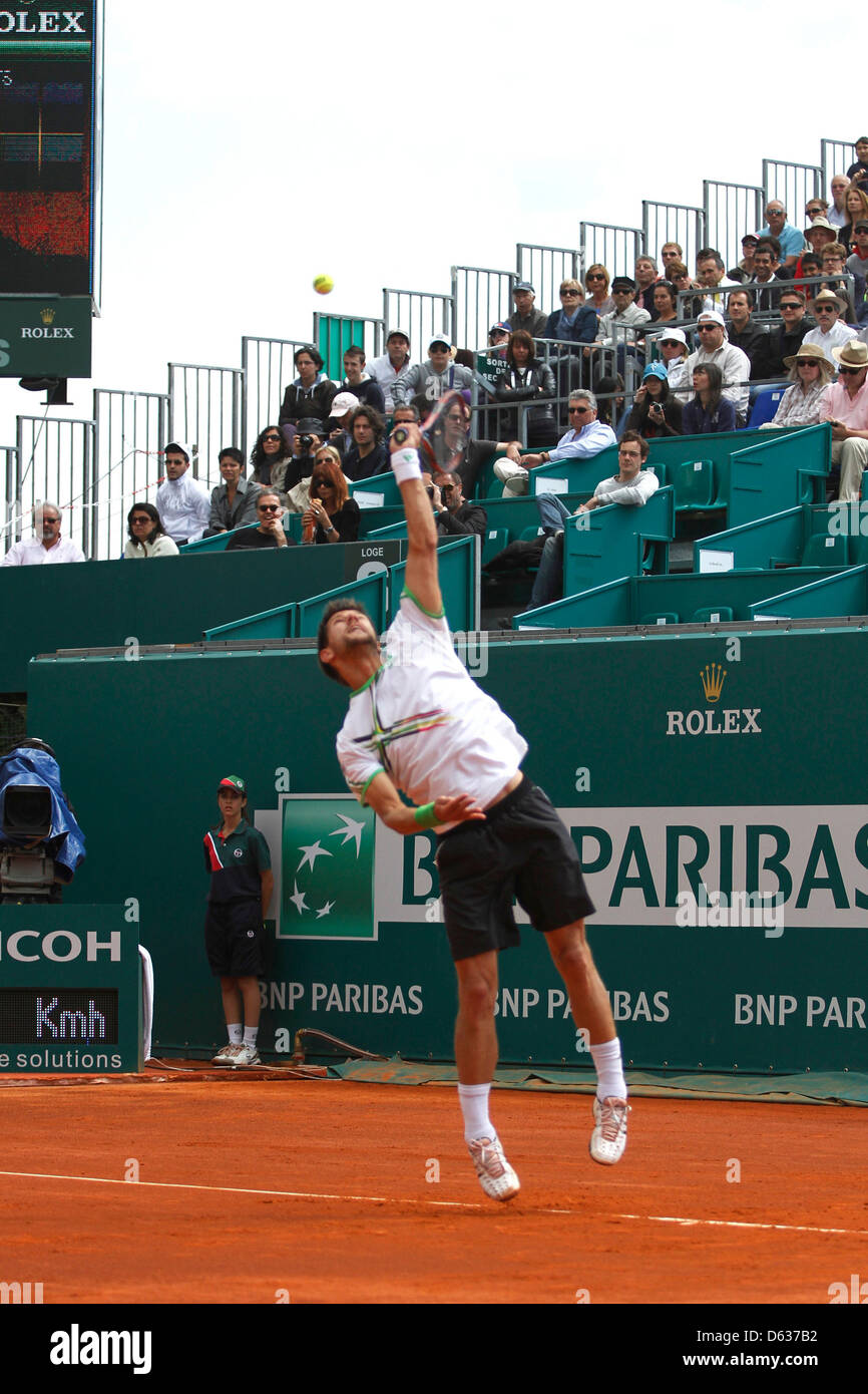 Roger Federer playing against Juergen Melzer at the Monte Carlo Masters ...