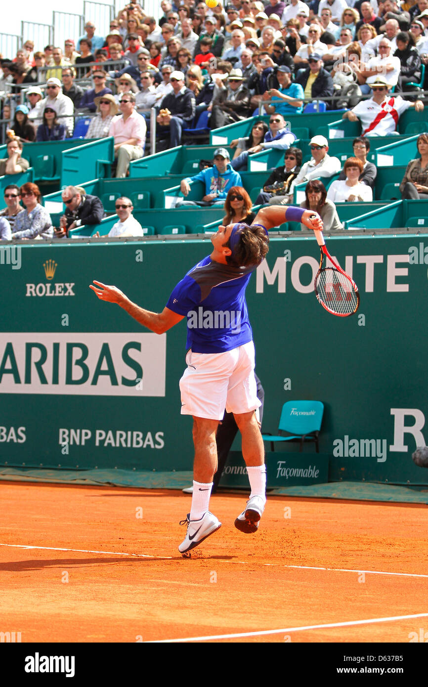 Roger Federer playing against Juergen Melzer at the Monte Carlo Masters ...