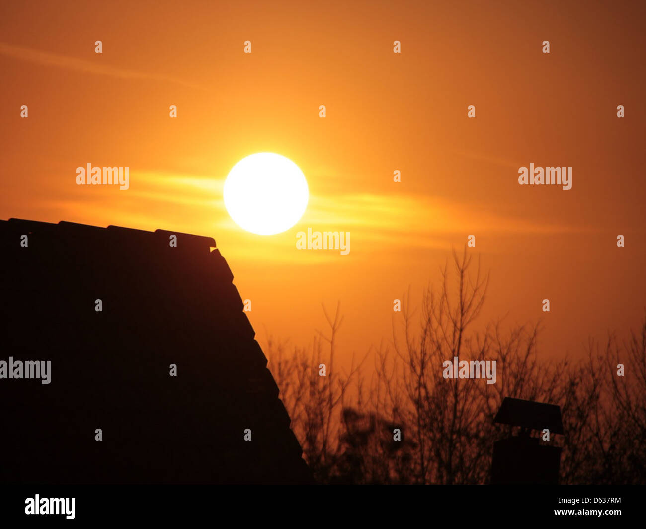 Day evening transition house roof hi-res stock photography and images ...
