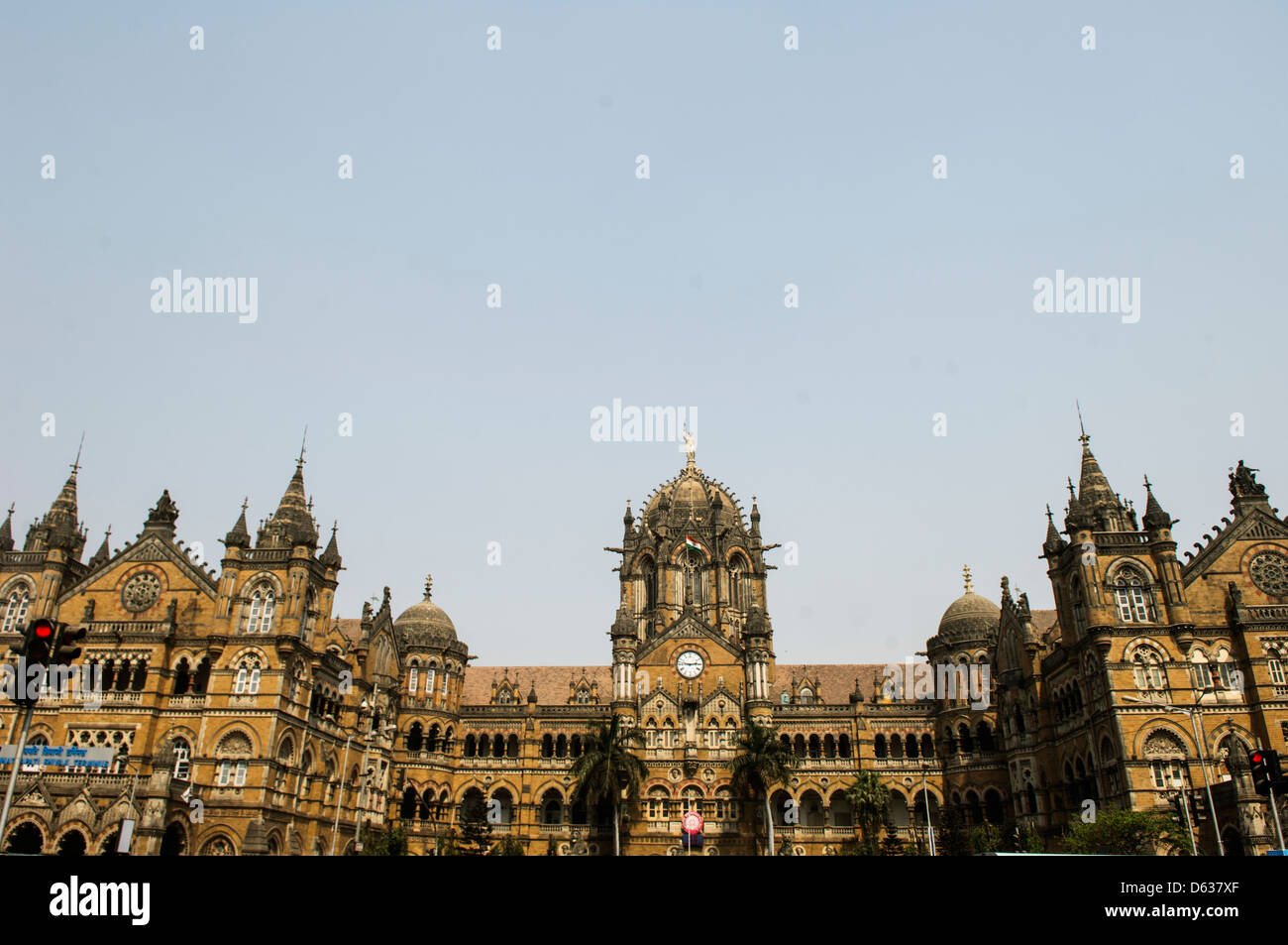 Victoria Station Mumbai Stock Photos & Victoria Station Mumbai Stock ...