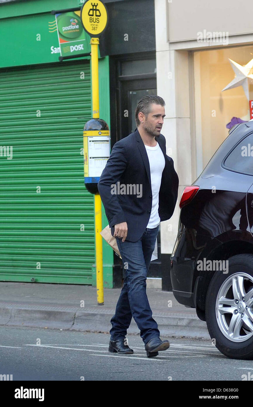 Colin Farrell joins his brother Eamon Farrell and mother Rita Farrell ...