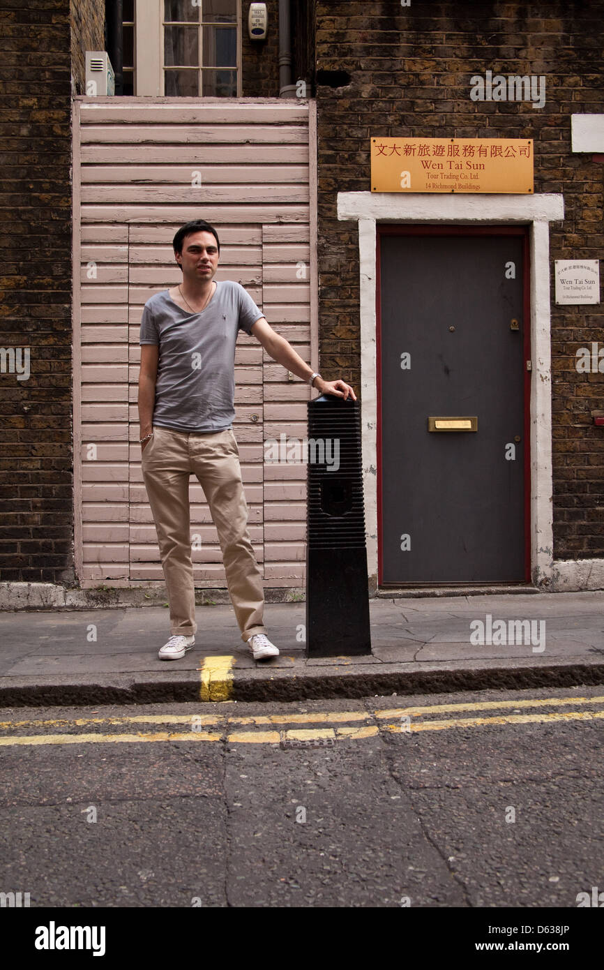 Richard Archer lead singer of English band Hard -Fi photographed in ...