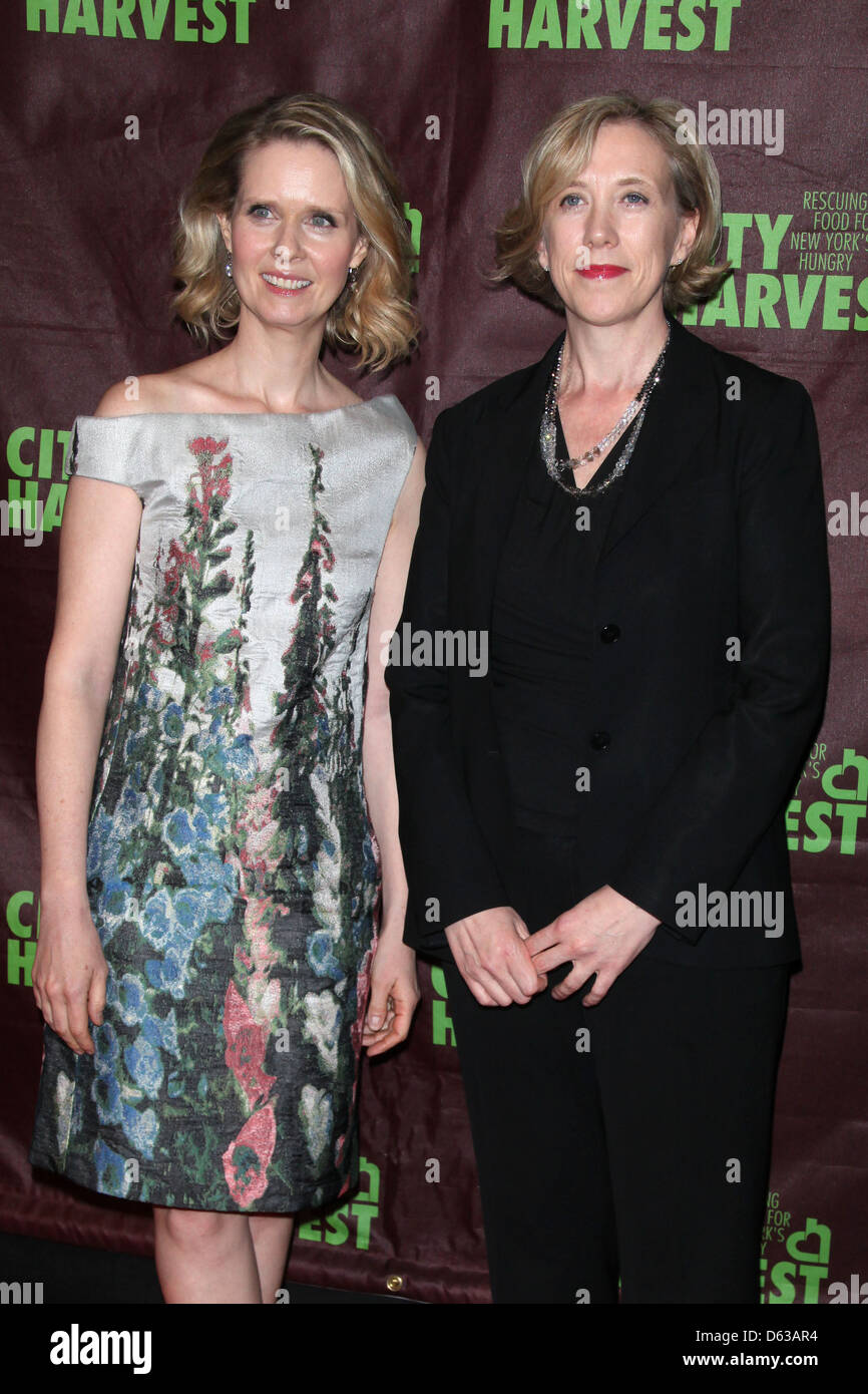 Cynthia Nixon and Jilly Stephens, executive director of City Harvest ...