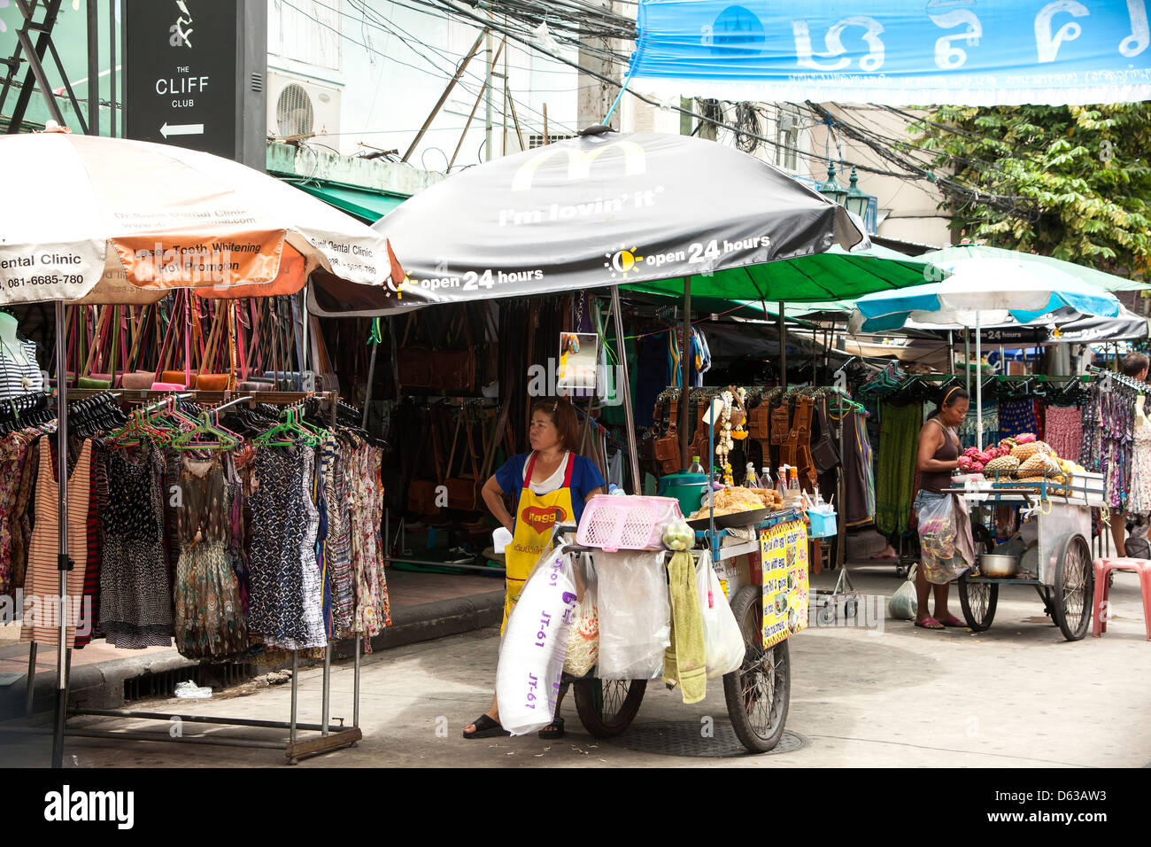 Bangkok, Thailand Market street vendors Stock Photo - Alamy