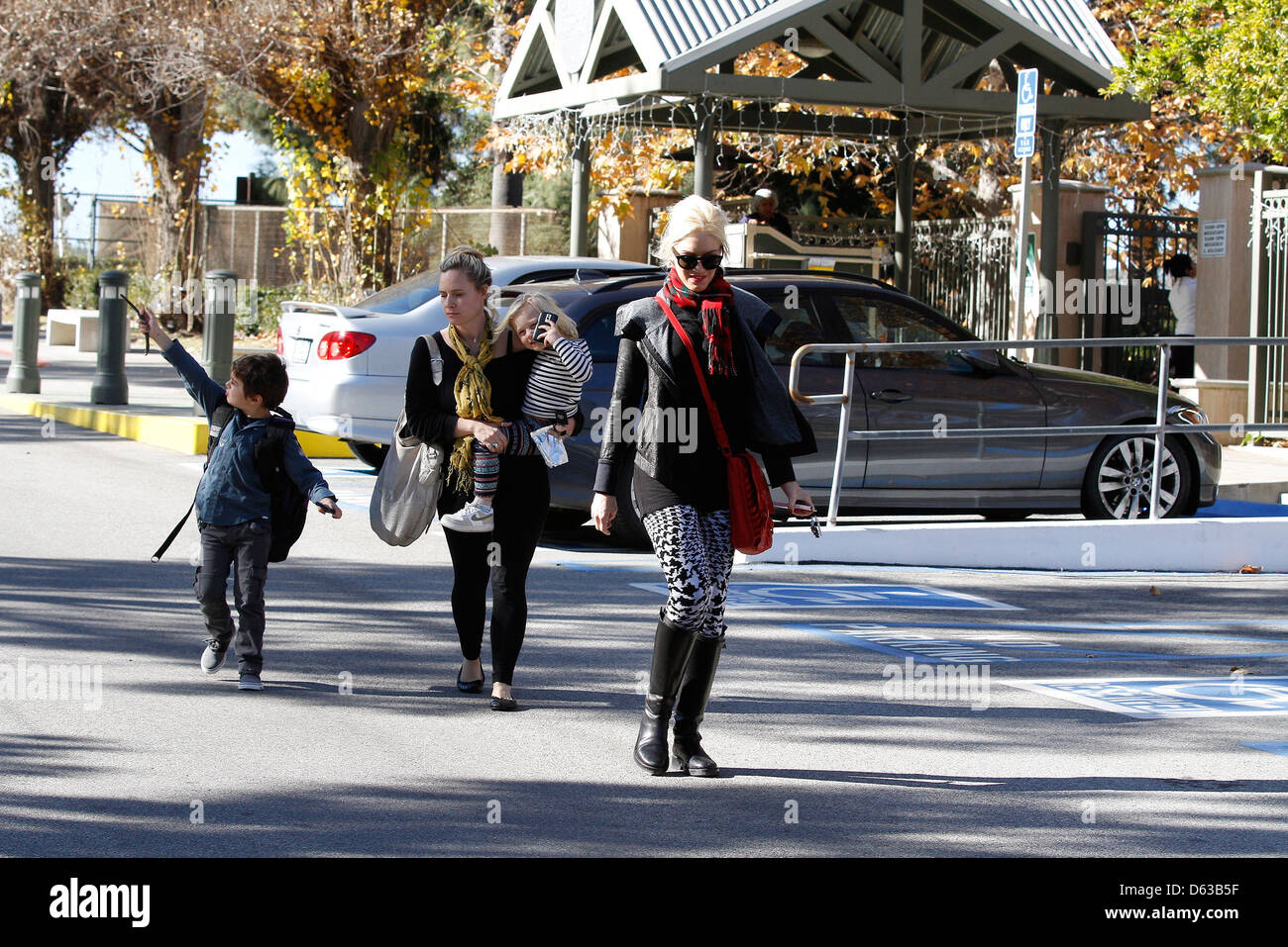 Gwen Stefani enjoys a day in Griffith Park with her sons Zuma and ...
