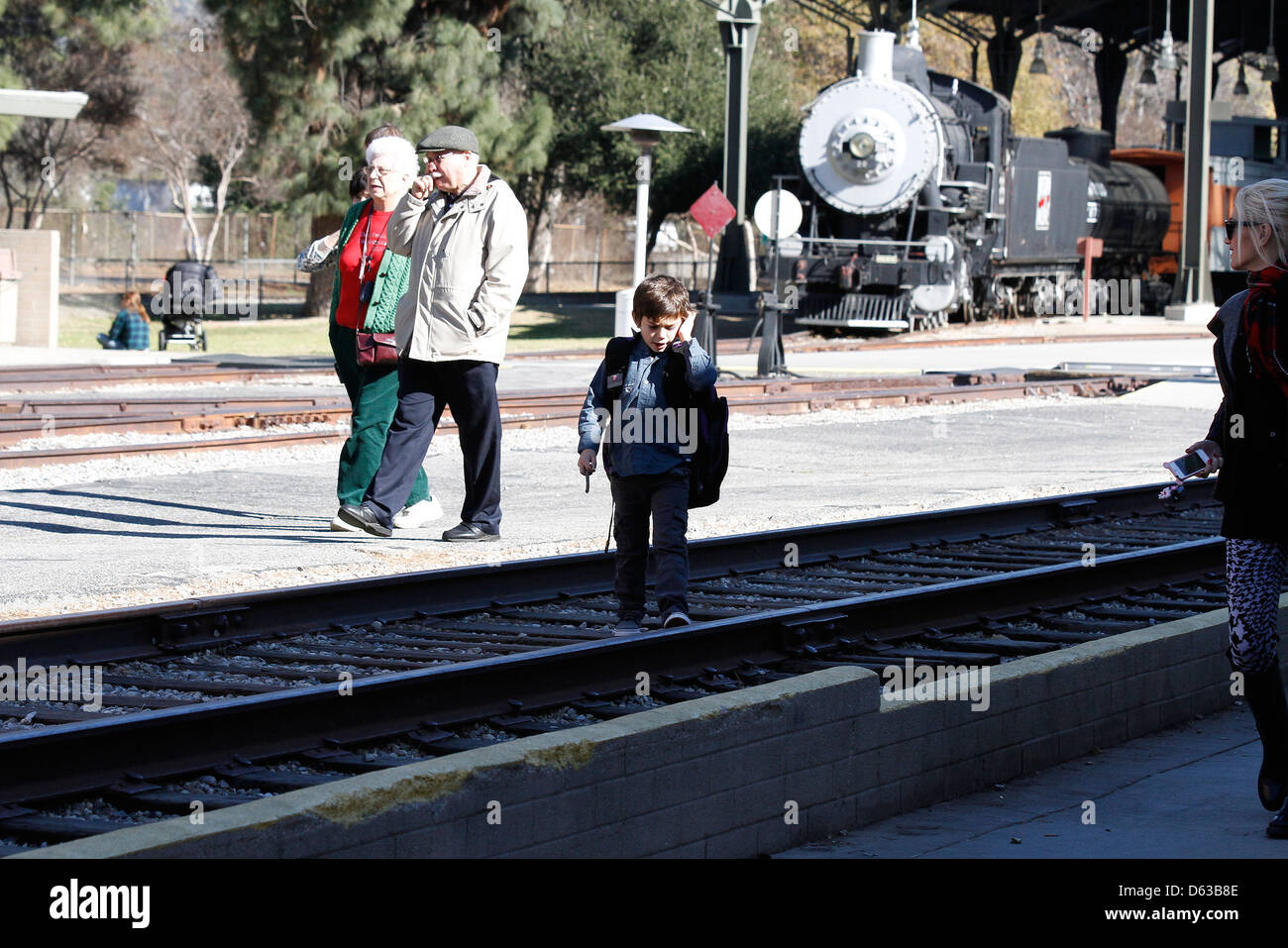 Gwen Stefani enjoys a day in Griffith Park with her sons Zuma and ...