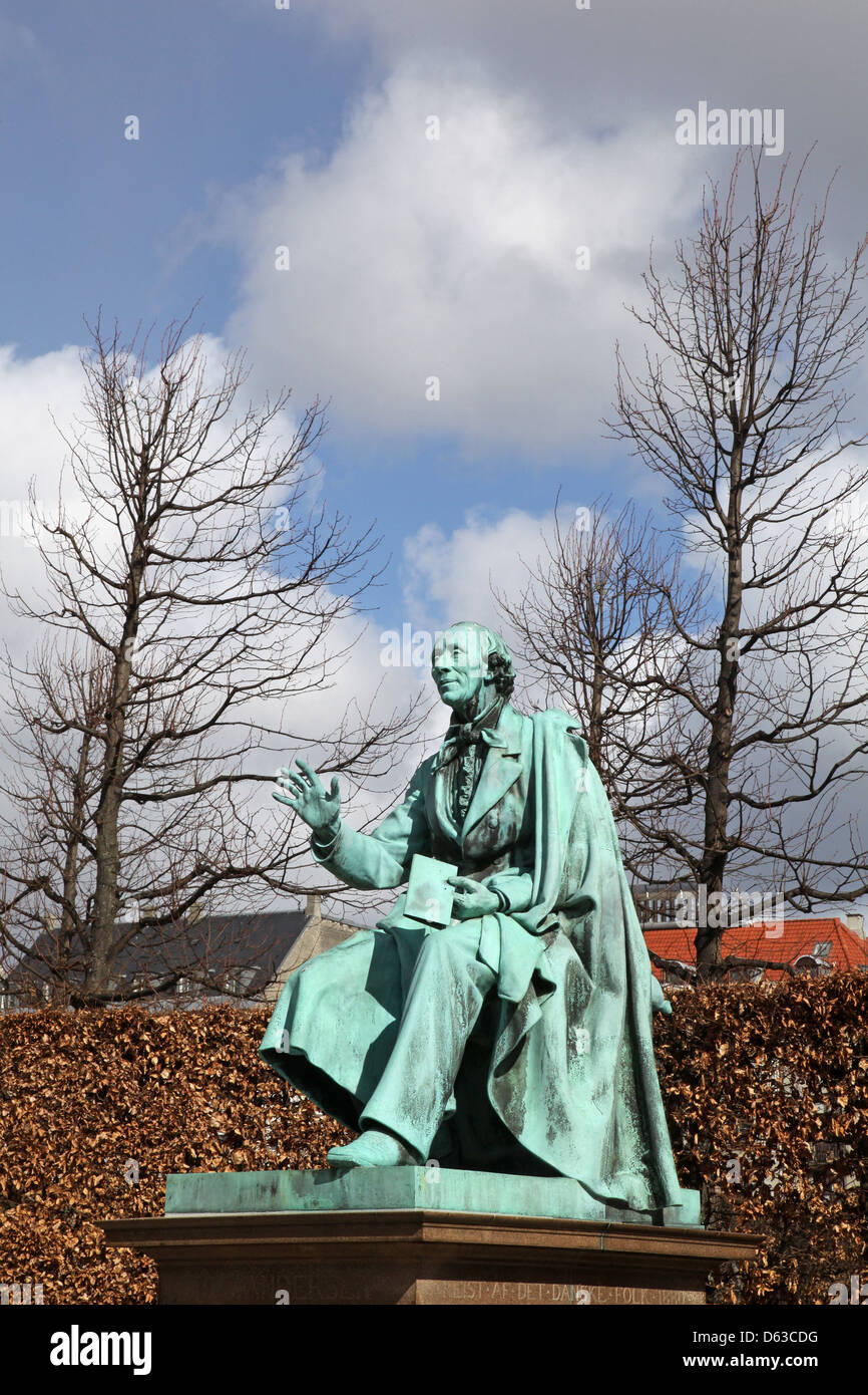 Hans Christian Andersen statue Stock Photo - Alamy