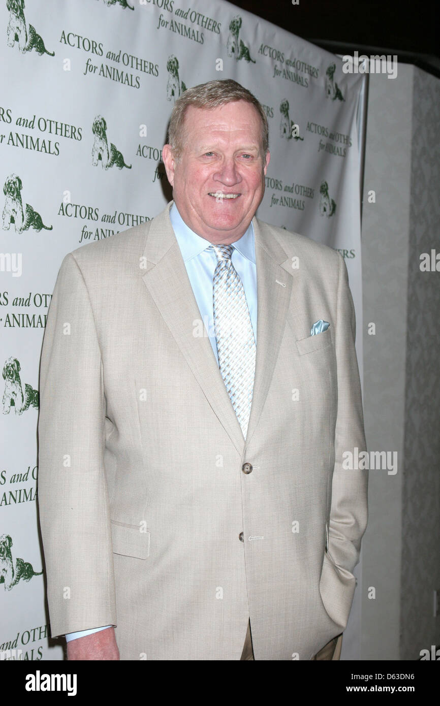 Ken Howard 'Actors and Others for Animals' 2011 Annual Fundraiser held ...