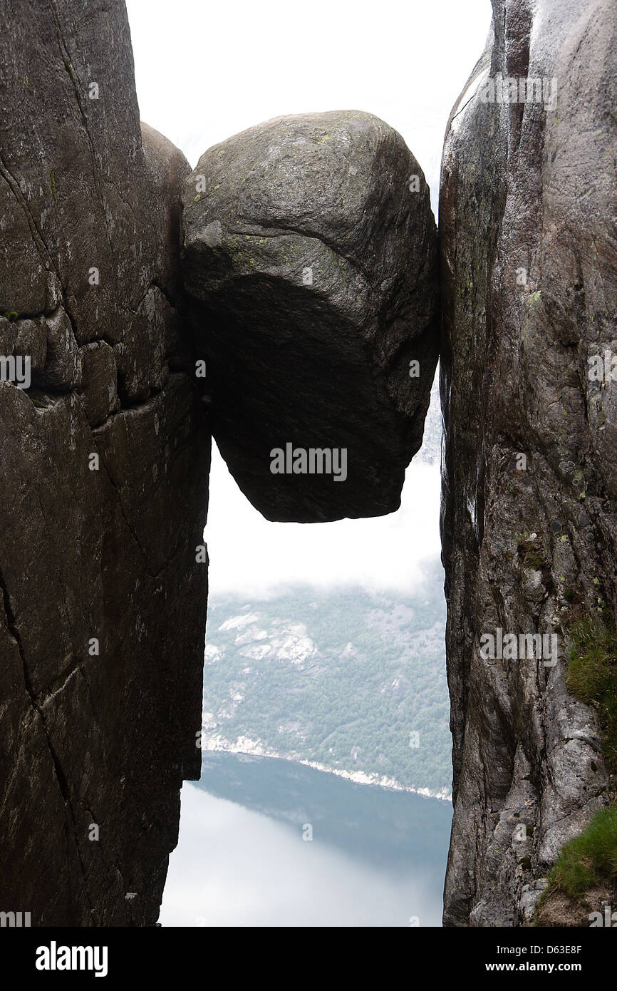 Kjerag kjeragbolten hi-res stock photography and images - Alamy