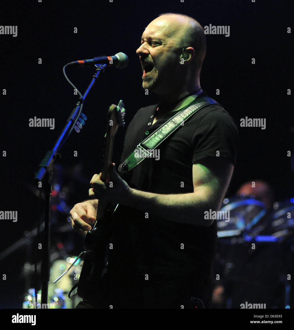 New York, U.S. Apr 10, 2013. Lead singer DAMIAN DARLINGTON of 'Brit ...