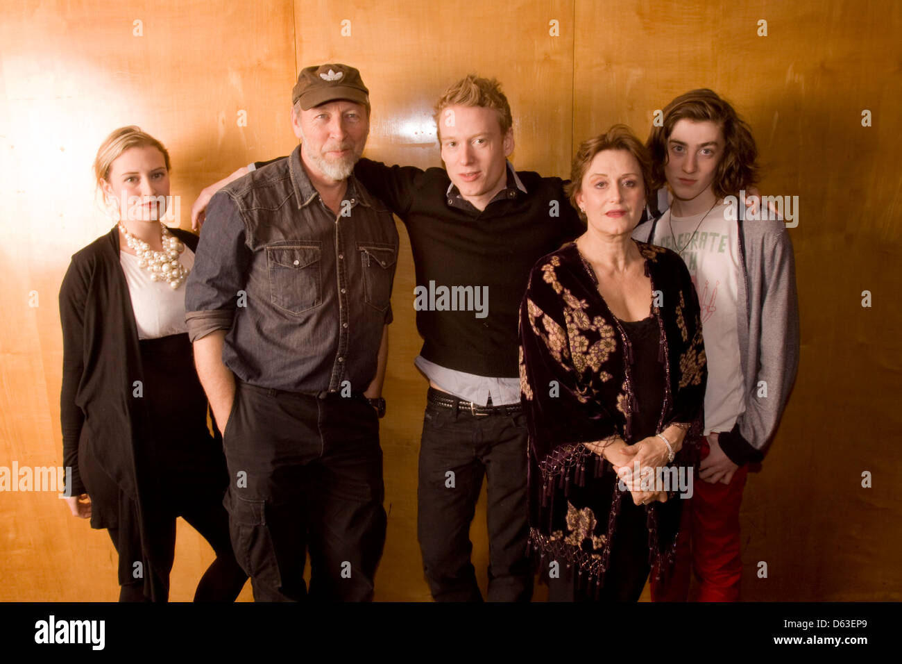 Richard Thompson (English singer songwriter) and Family Linda,Teddy ...