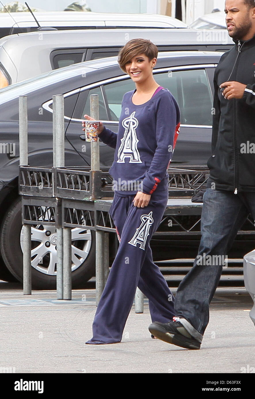 Frankie Sandford of The Saturdays dressed casually on the set of their ...