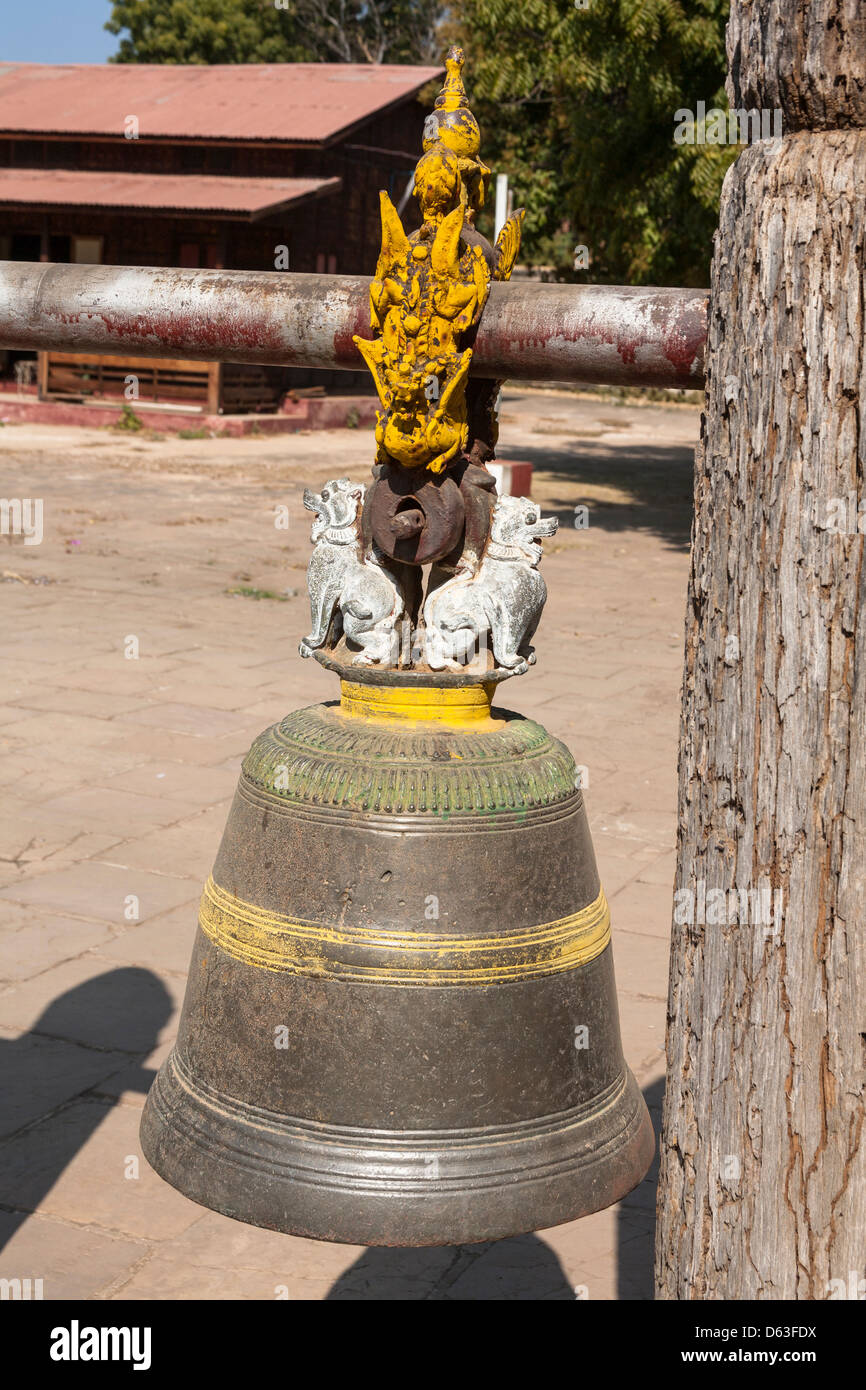 Big bell temple hi-res stock photography and images - Alamy