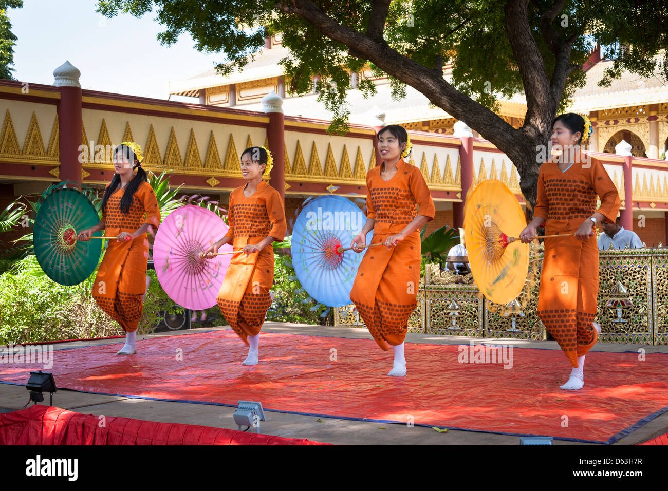Burmese girls dancing, Bagan Golden Palace, Bagan, Myanmar, (Burma ...