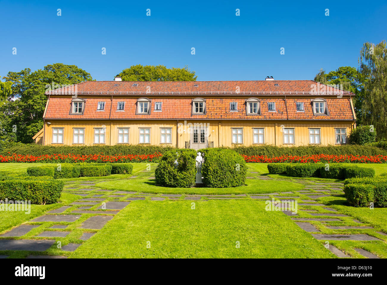 Private roof garden with plants hi-res stock photography and images - Alamy