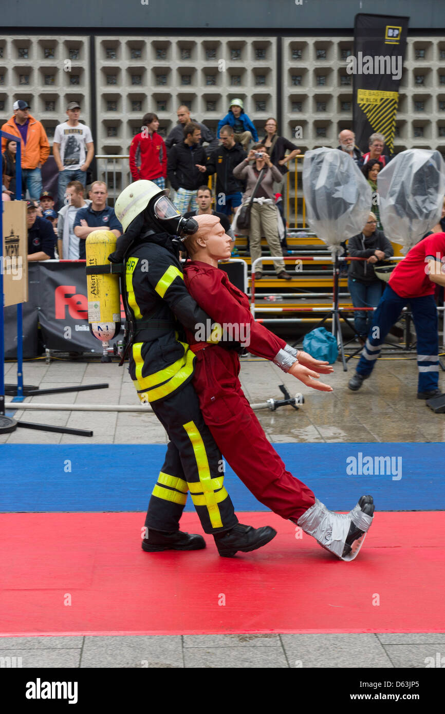 Firefighter competition hi-res stock photography and images - Alamy
