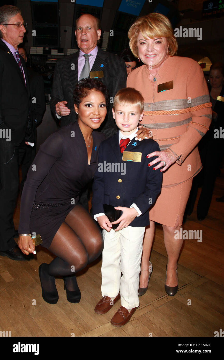 Bob Wright, Suzanne Wright, Mattias Hildebrand and Toni Braxton Autism ...