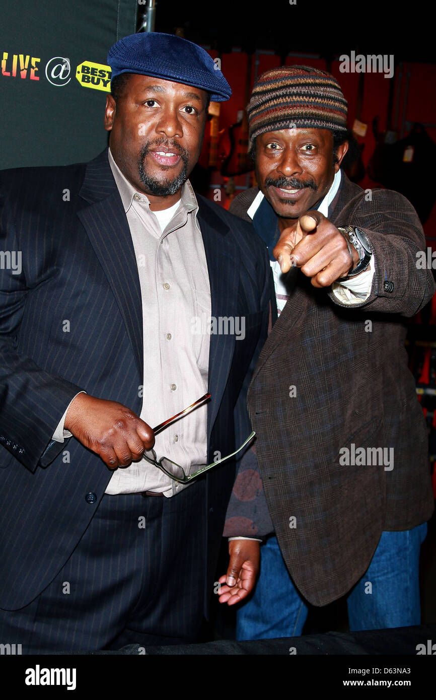 Wendell Pierce and Clarke Peters Cast members of HBO's 'Treme' sign ...