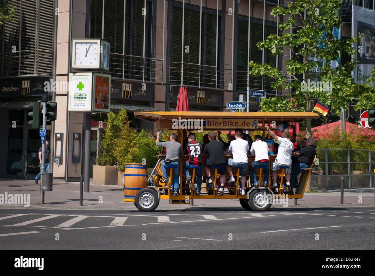 Beer wagon hi-res stock photography and images - Alamy