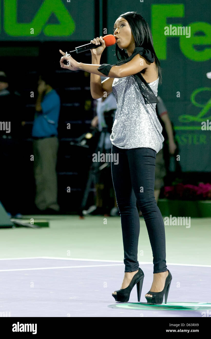 Brandy norwood sings star spangled banner hi-res stock photography and ...