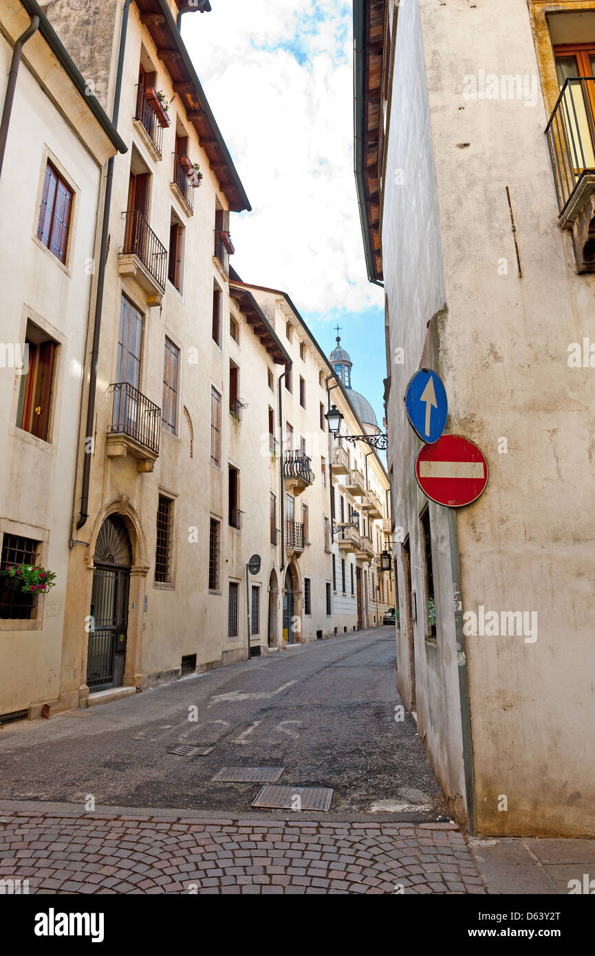 Vicenza street hi-res stock photography and images - Alamy