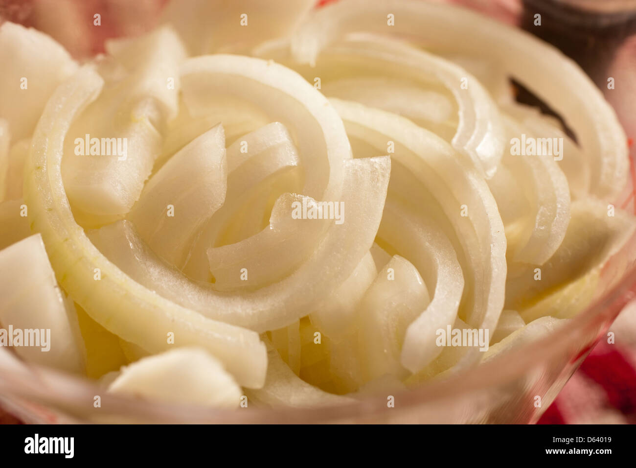 sliced yellow onion Stock Photo - Alamy