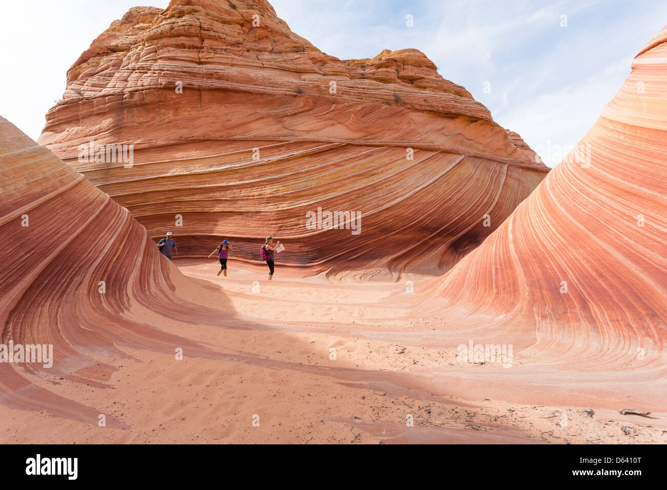 Hikers / tourists walking towards exit of the iconic Wave, near Utah ...