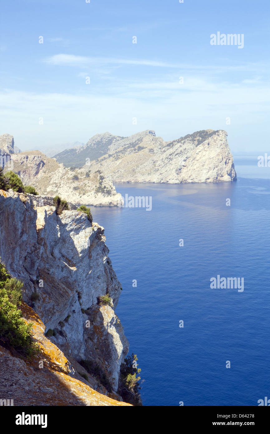 Overlaying rock hi-res stock photography and images - Alamy