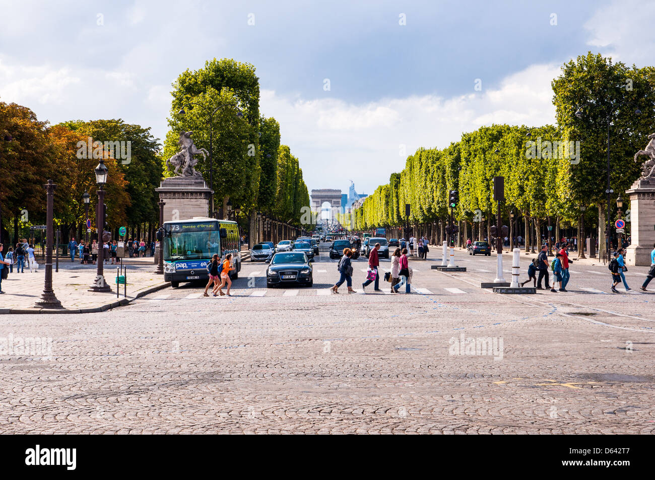 Paris champs elysees spring hi-res stock photography and images - Alamy
