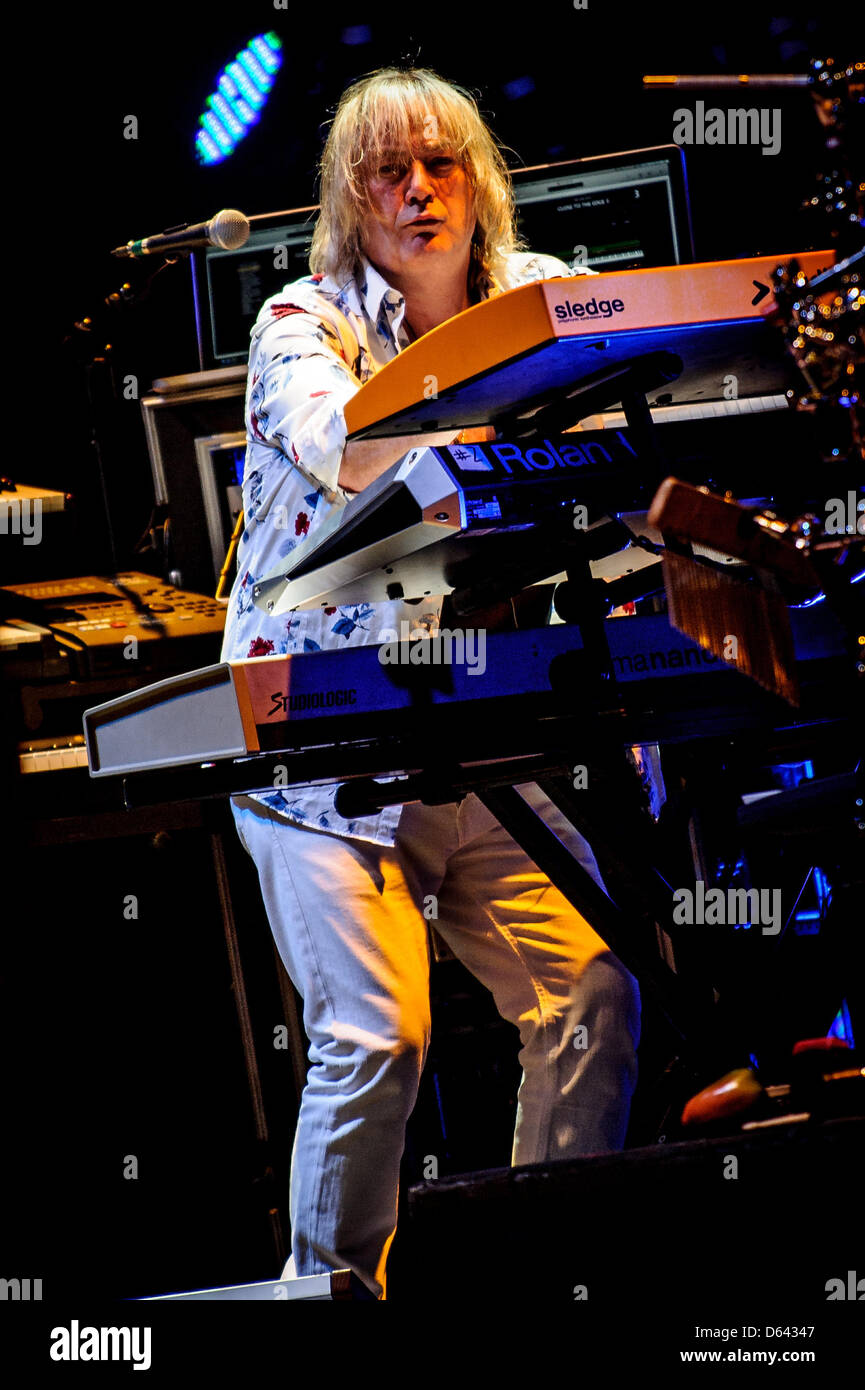 Yes keyboardist geoff downes hi-res stock photography and images - Alamy