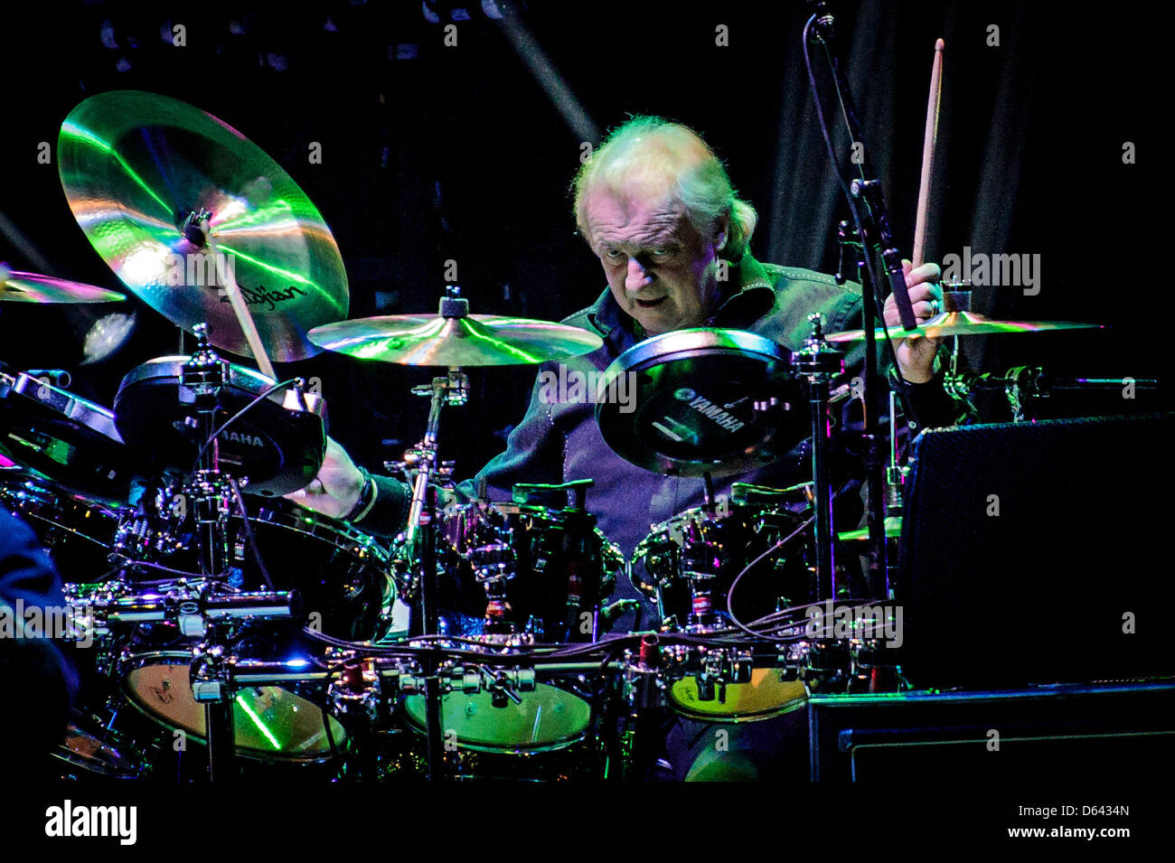 Drummer alan white hi-res stock photography and images - Alamy