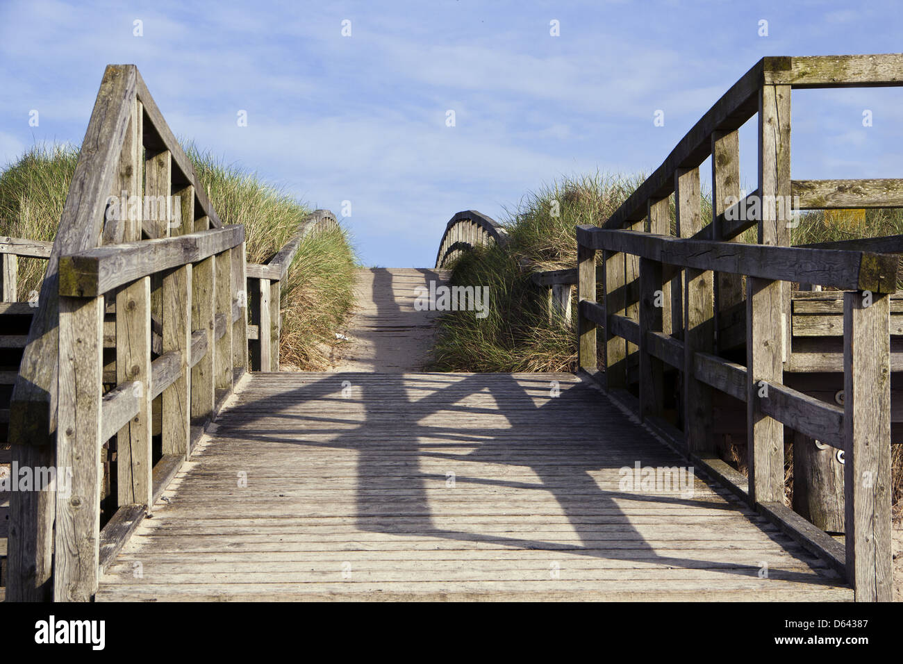 bridge to the beach Stock Photo - Alamy