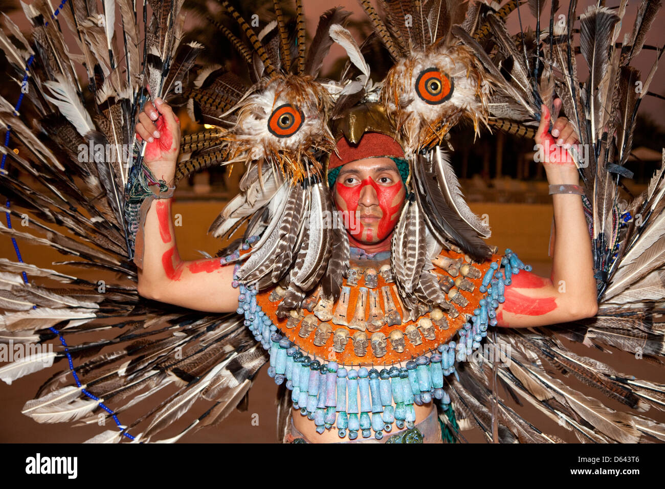 Owl costume hi-res stock photography and images - Alamy