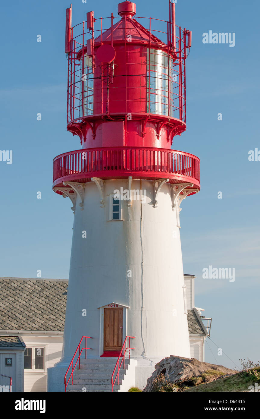 White cylinder lighthouse hi-res stock photography and images - Alamy
